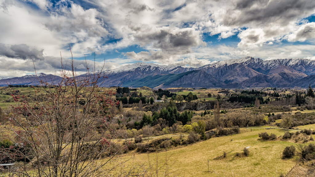 Cardrona Hotel: The Most Photographed Building in New Zealand ...