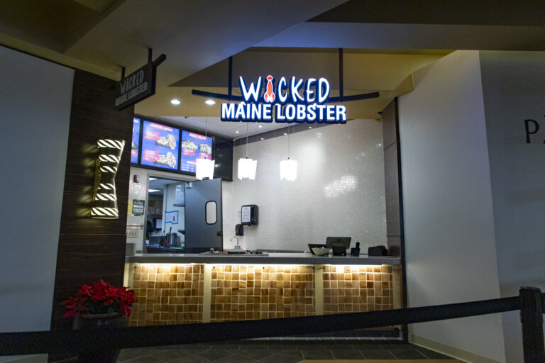 Review: Wicked Maine Lobster Waikiki - Jeffsetter Travel